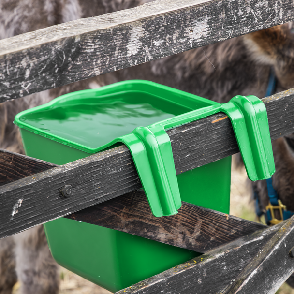 Sealey AFT06 ⏐ Hook-Over Feeder 13L | Compressed Air Systems UK and ...