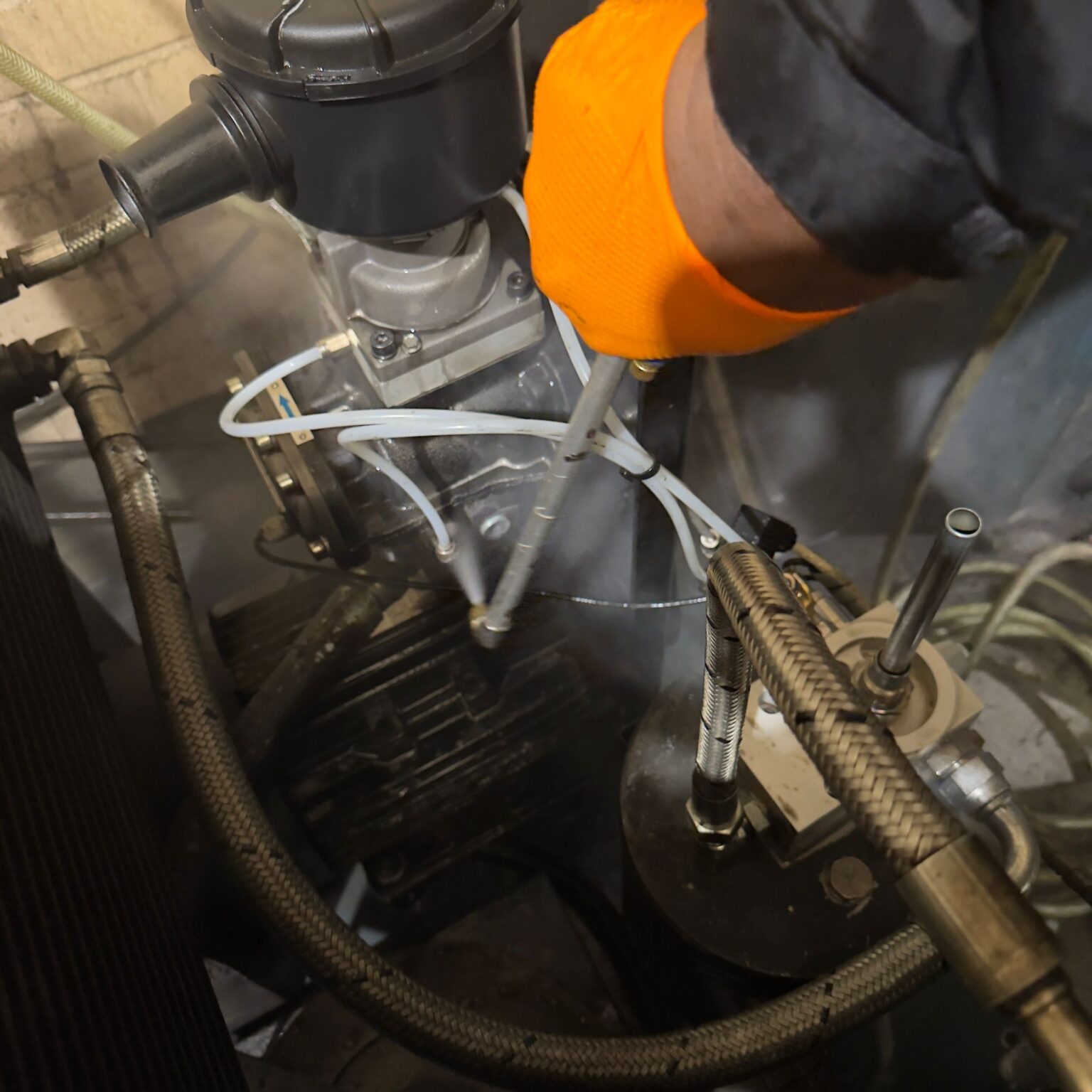 Deep Clean Compressed Air: Save 30% Energy & Cut Costs!